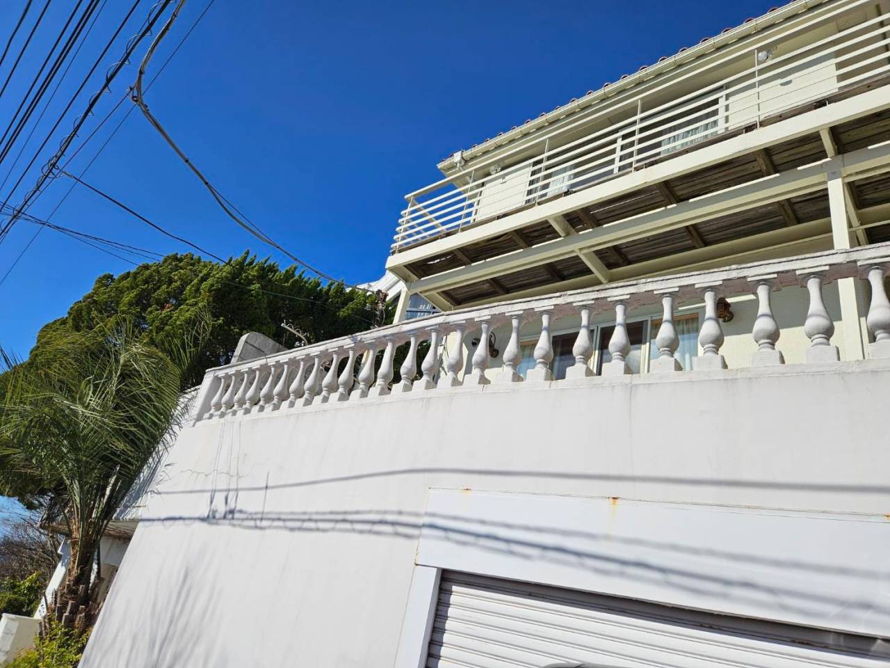 横須賀市リフォーム 擁壁塗装工事 | 施工事例【ブログ】 | 横須賀市でリフォーム・雨漏り・屋根修理なら株式会社TKGK